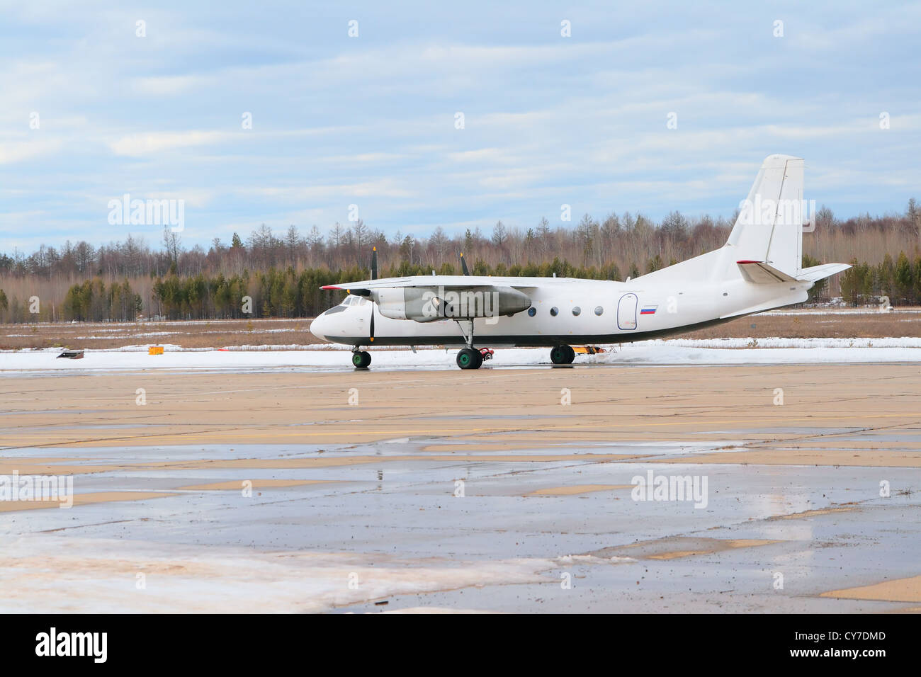 Antonov an 24 aircraft hi-res stock photography and images - Alamy