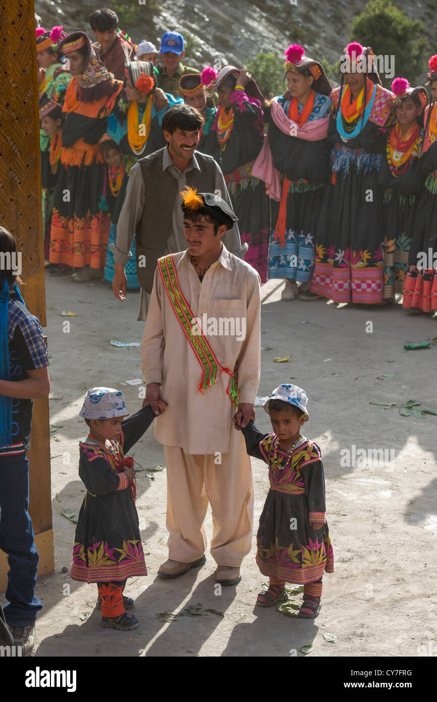 Pakistan girl kalash hi-res stock photography and images - Alamy
