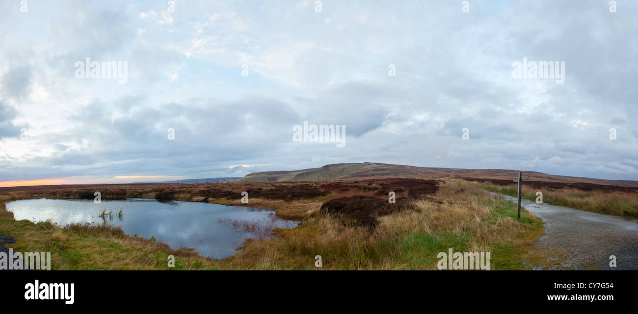 Peak District moorland at the Snake Pass summit Stock Photo - Alamy