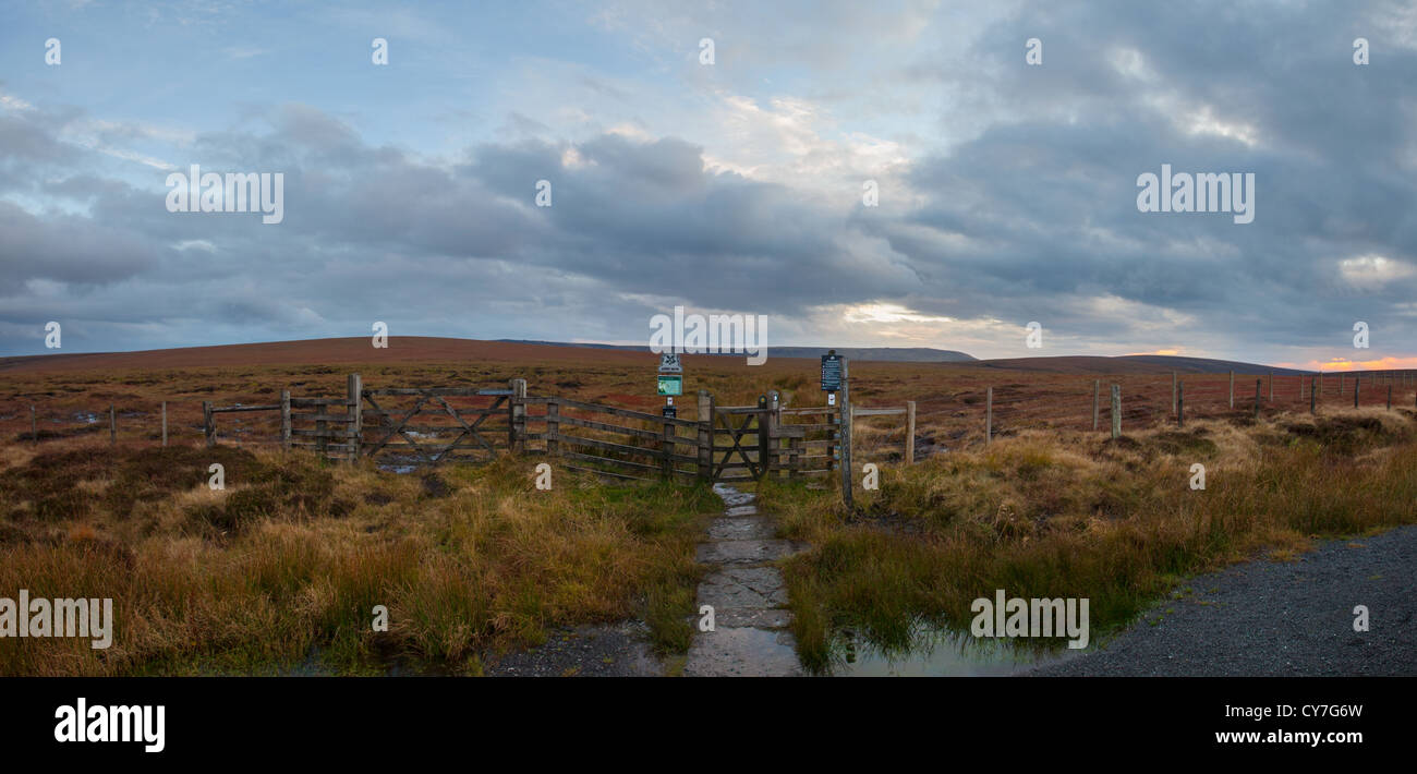 Peak District moorland at the Snake Pass summit Stock Photo - Alamy