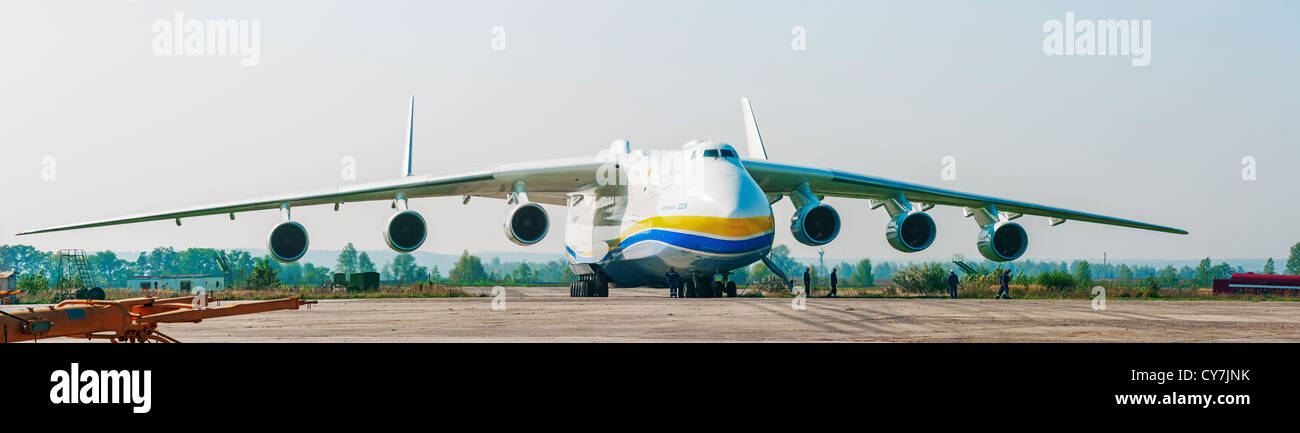 AN-225 Mriya on airfield before flight. Front view Stock Photo - Alamy