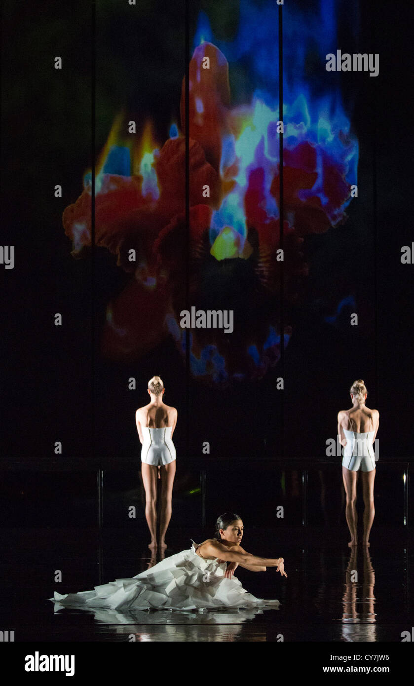 Rambert Dance Company perform the new pice "Labyrinth of Love" by ...