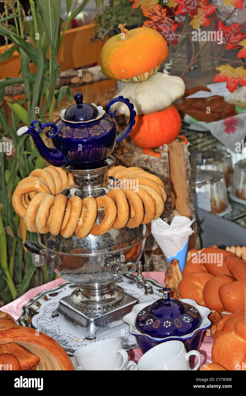 Samovar image hi-res stock photography and images - Alamy