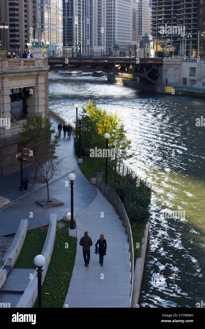 Chicago Riverwalk from Michigan Avenue Bridge Stock Photo - Alamy
