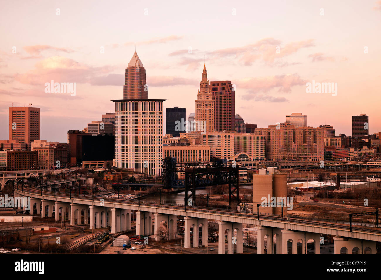 Aerial view downtown cleveland ohio hi-res stock photography and images ...