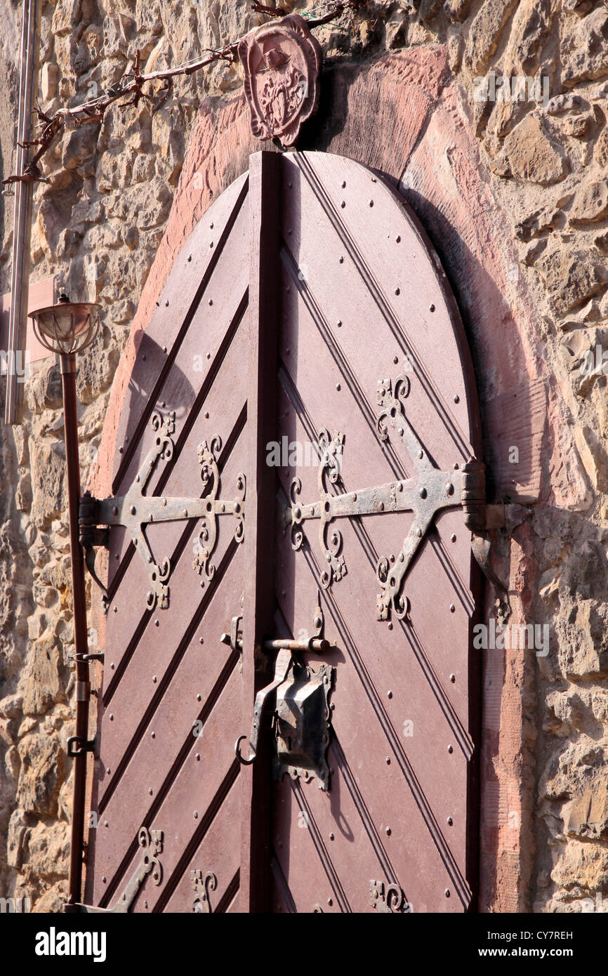 Old style gate hi-res stock photography and images - Alamy