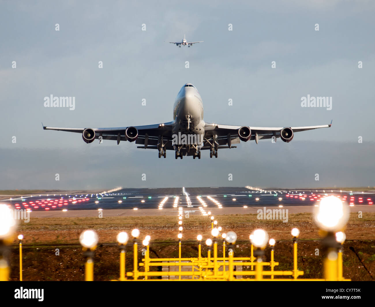 Jumbo Jet Taking Off High Resolution Stock Photography and Images - Alamy