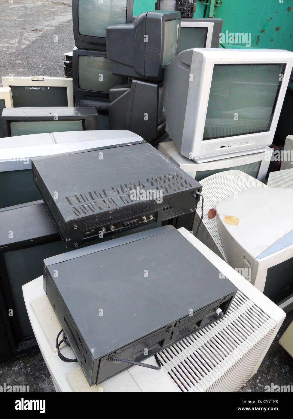 Computer parts and monitors for electronic recycling Stock Photo - Alamy