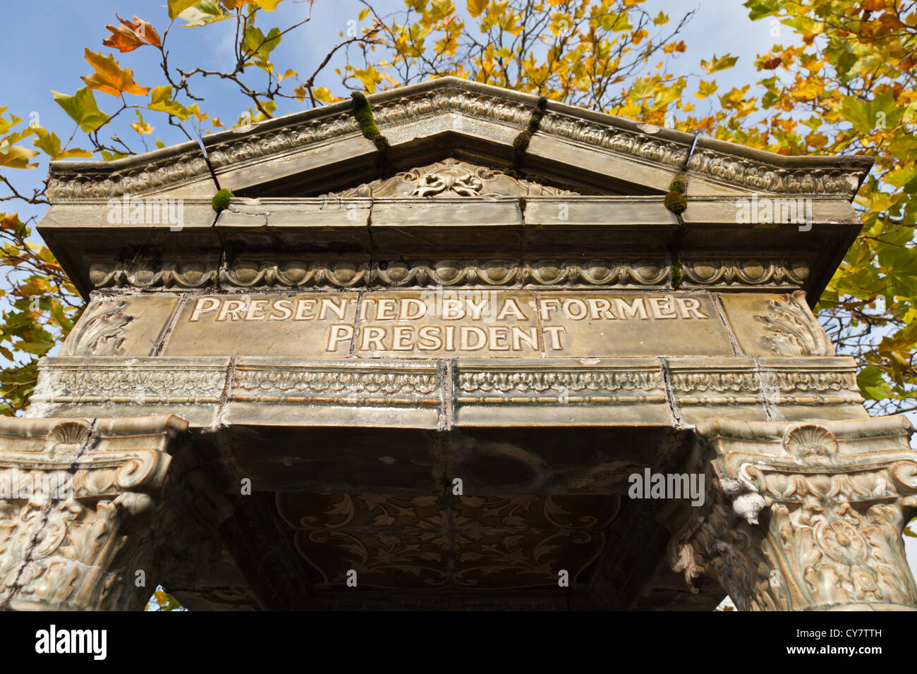 Well fountain hi-res stock photography and images - Alamy
