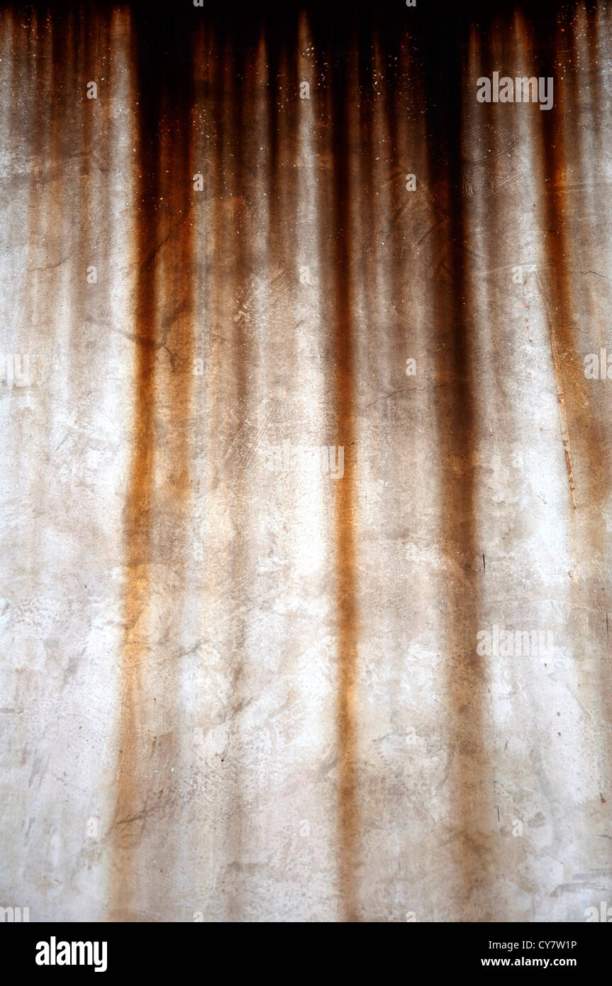 Traces of rust on the wall Stock Photo - Alamy