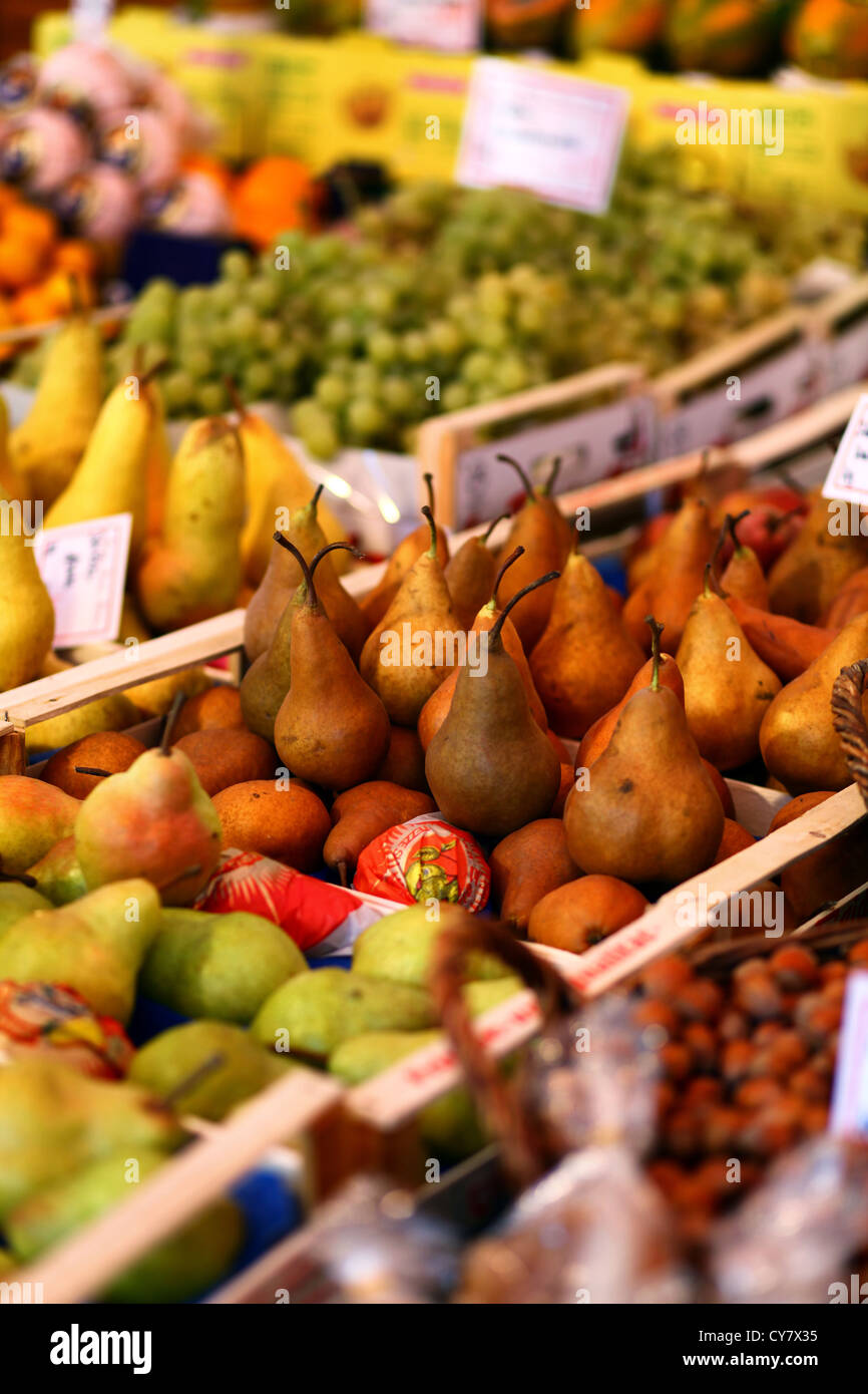 Food pile buffet hi-res stock photography and images - Alamy