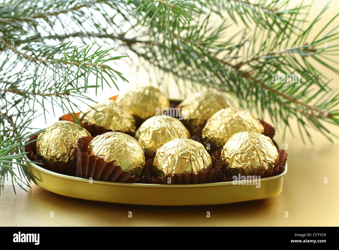 Decorated chocolate truffles hi-res stock photography and images - Alamy
