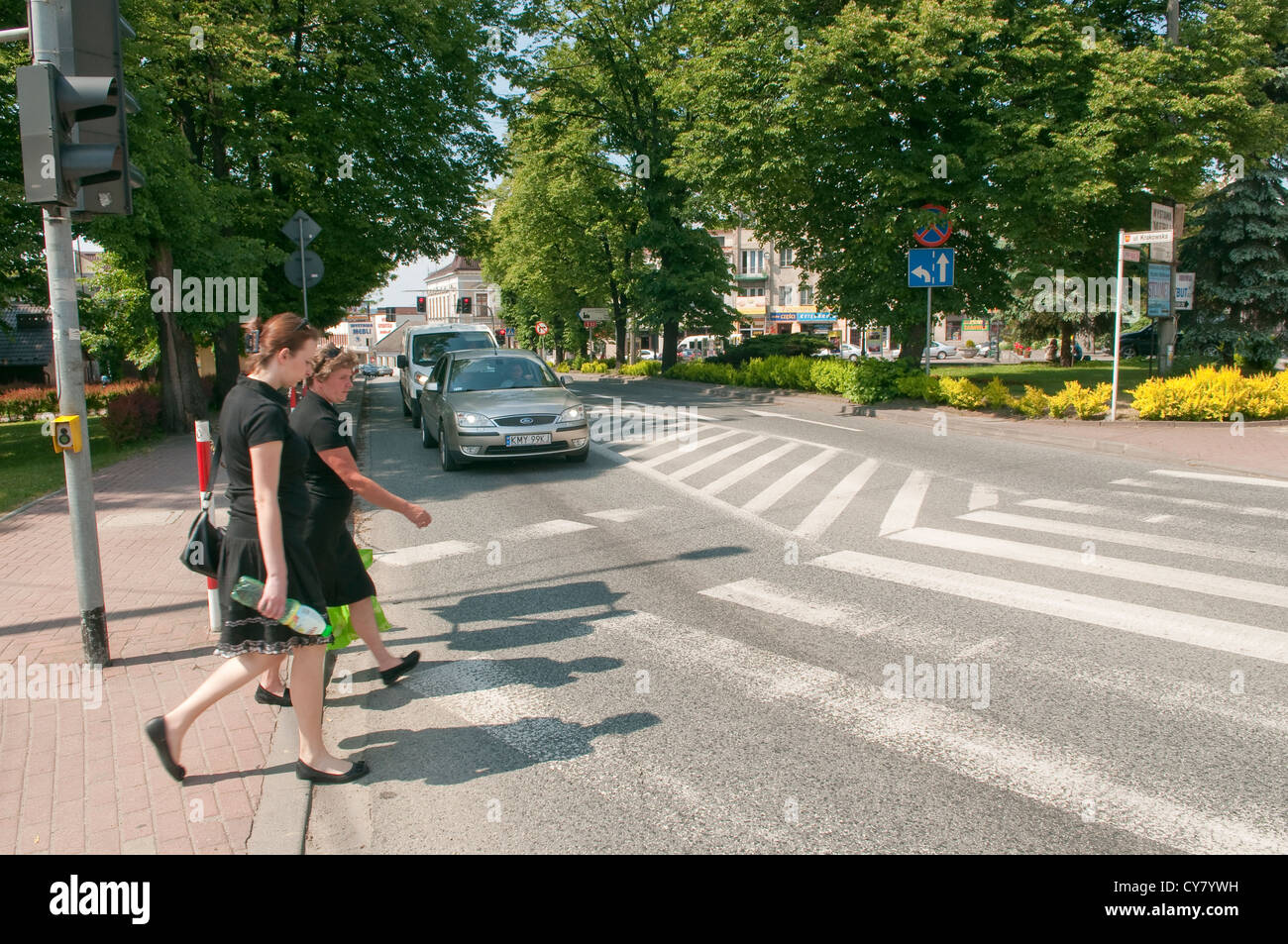 Pedestrian crossing square on hi-res stock photography and images - Alamy