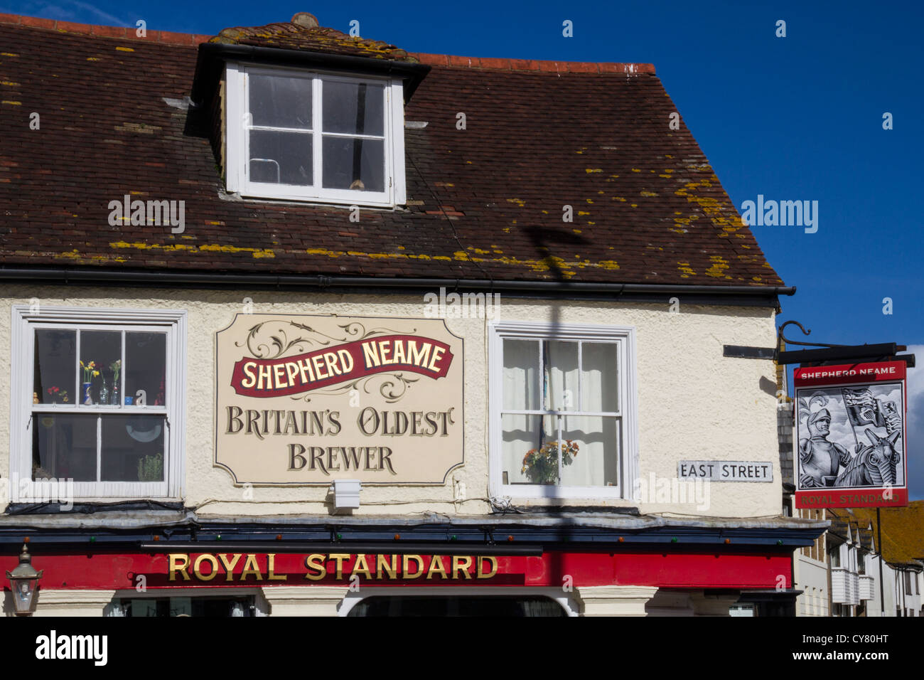 England Sussex Hastings, Royal Standard Inn & "Britain's Oldest Brewer Stock Photo - Alamy
