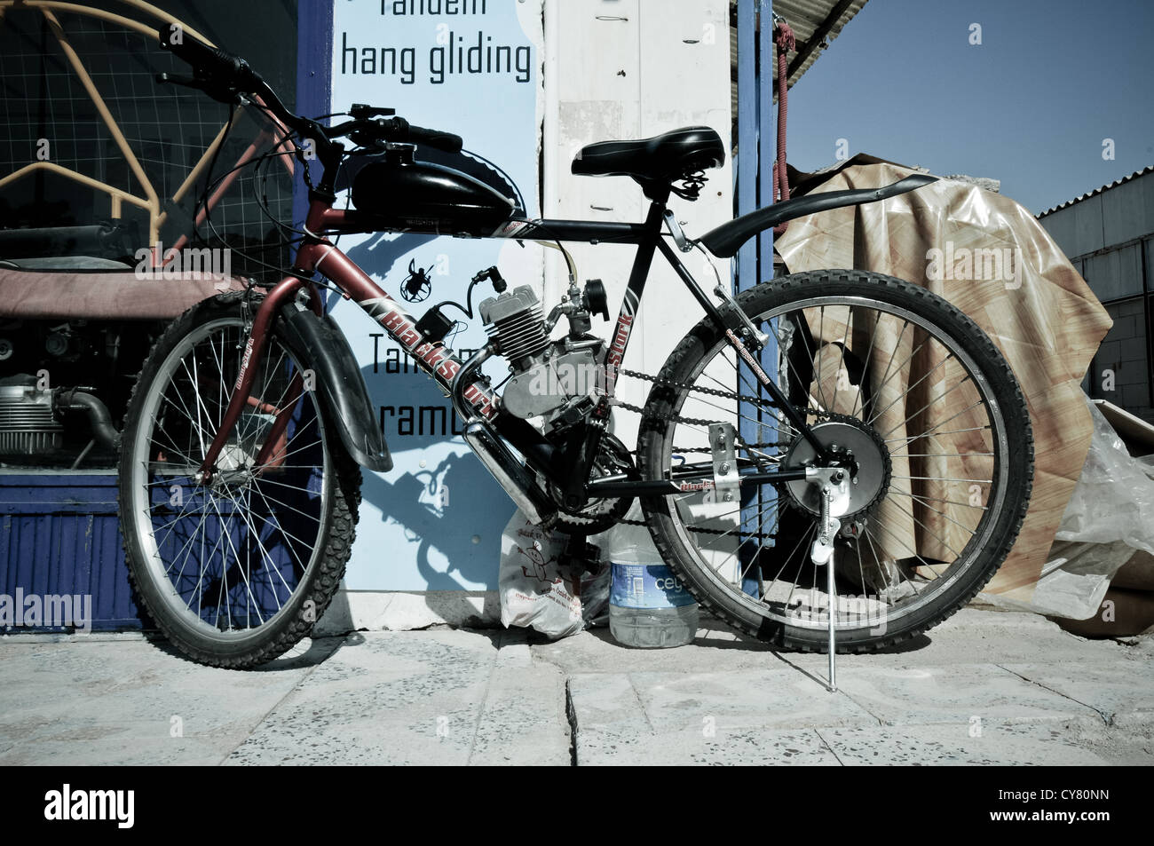 Custom made engine hi-res stock photography and images - Alamy