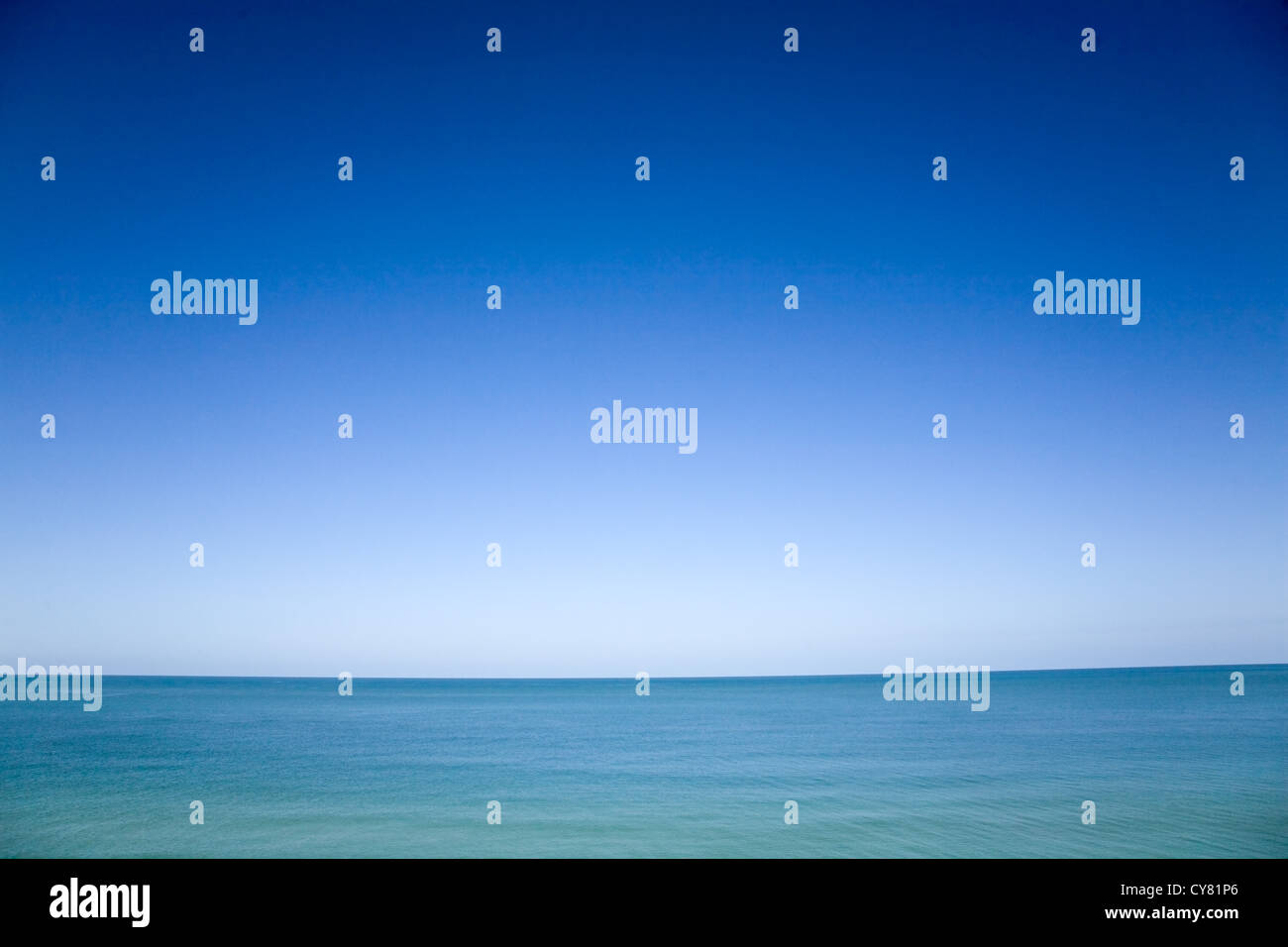 Blue Water and Sky With Horizon, Gulf of Mexico, Naples, Florida, USA ...