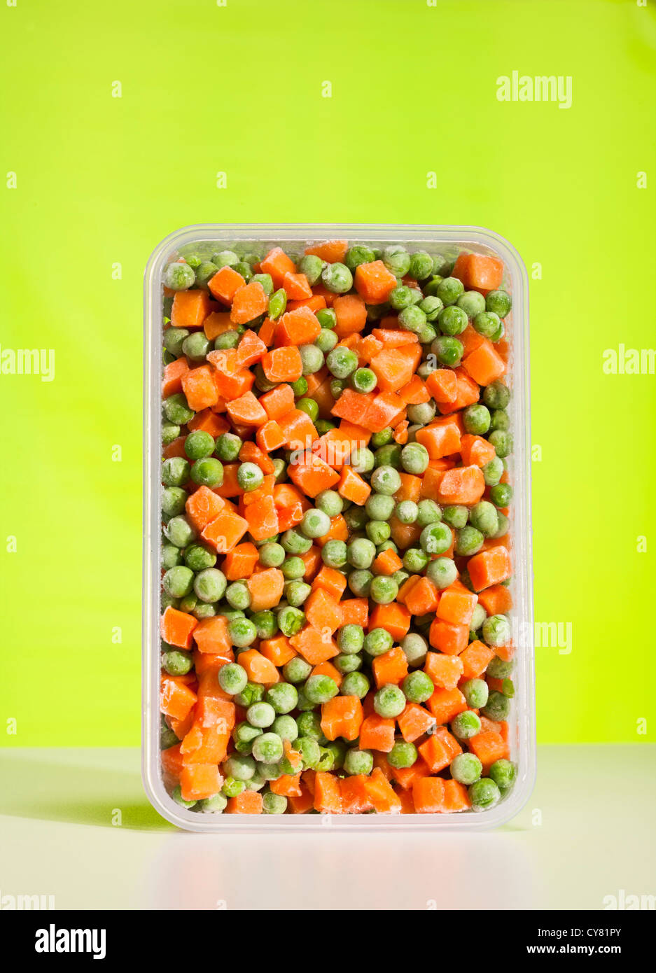Peas container hi-res stock photography and images - Alamy