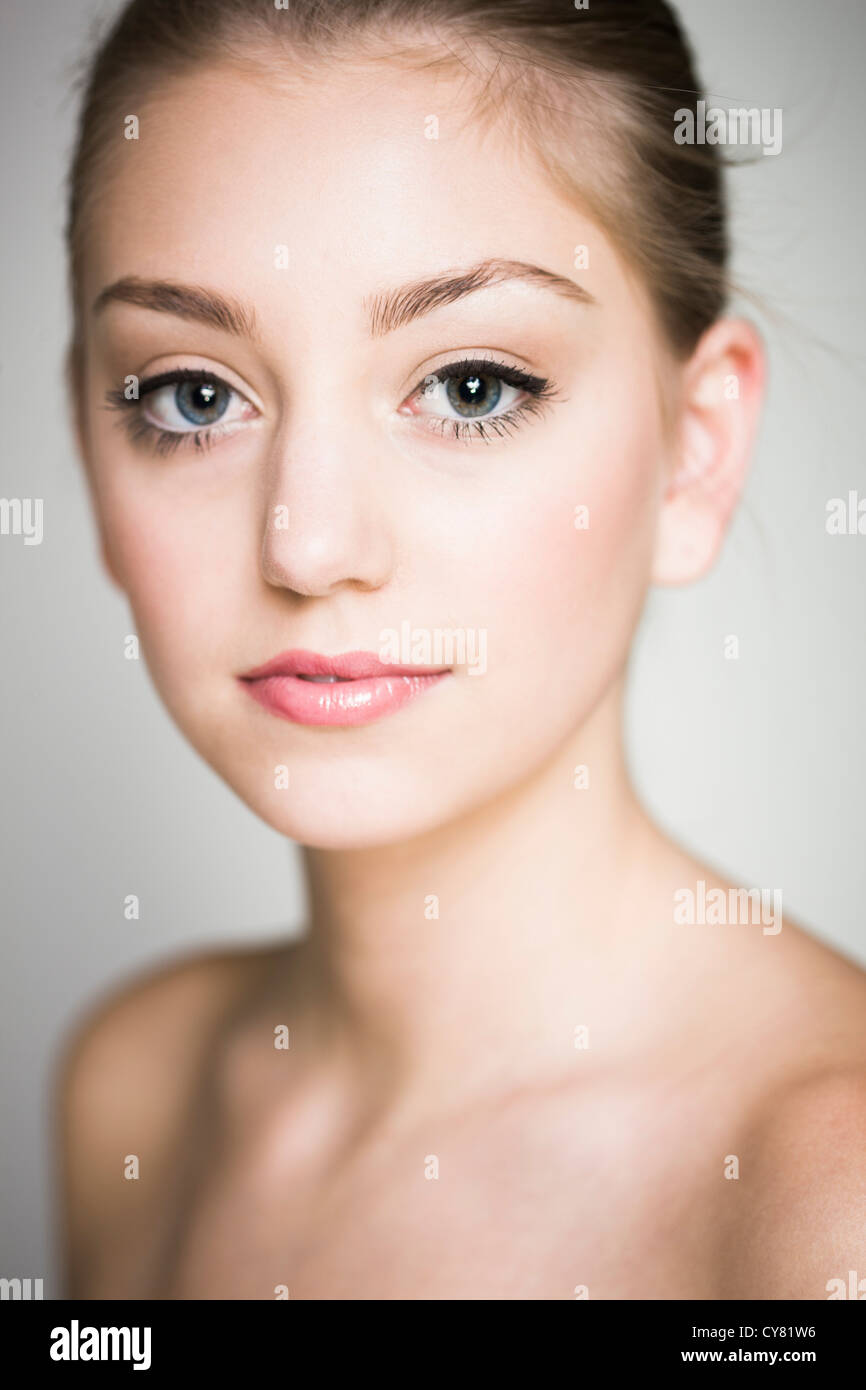 Blond hair pulled back hi-res stock photography and images - Alamy