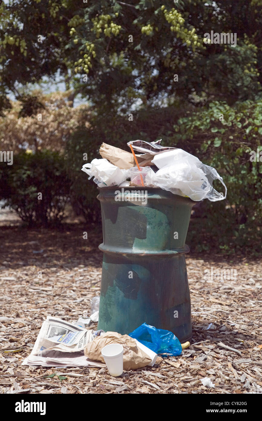 Overflowing Trash Can Stock Photo - Alamy Overflowing Trash Can Stock Photo - Alamy