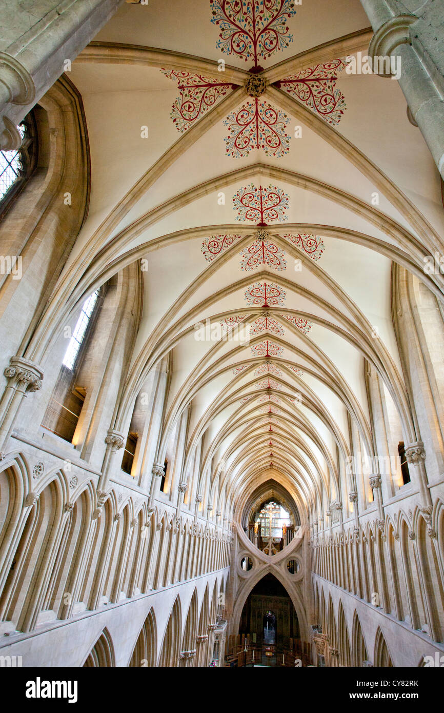 Looking along the nave of Wells Cathedral towards the famous scissor ...
