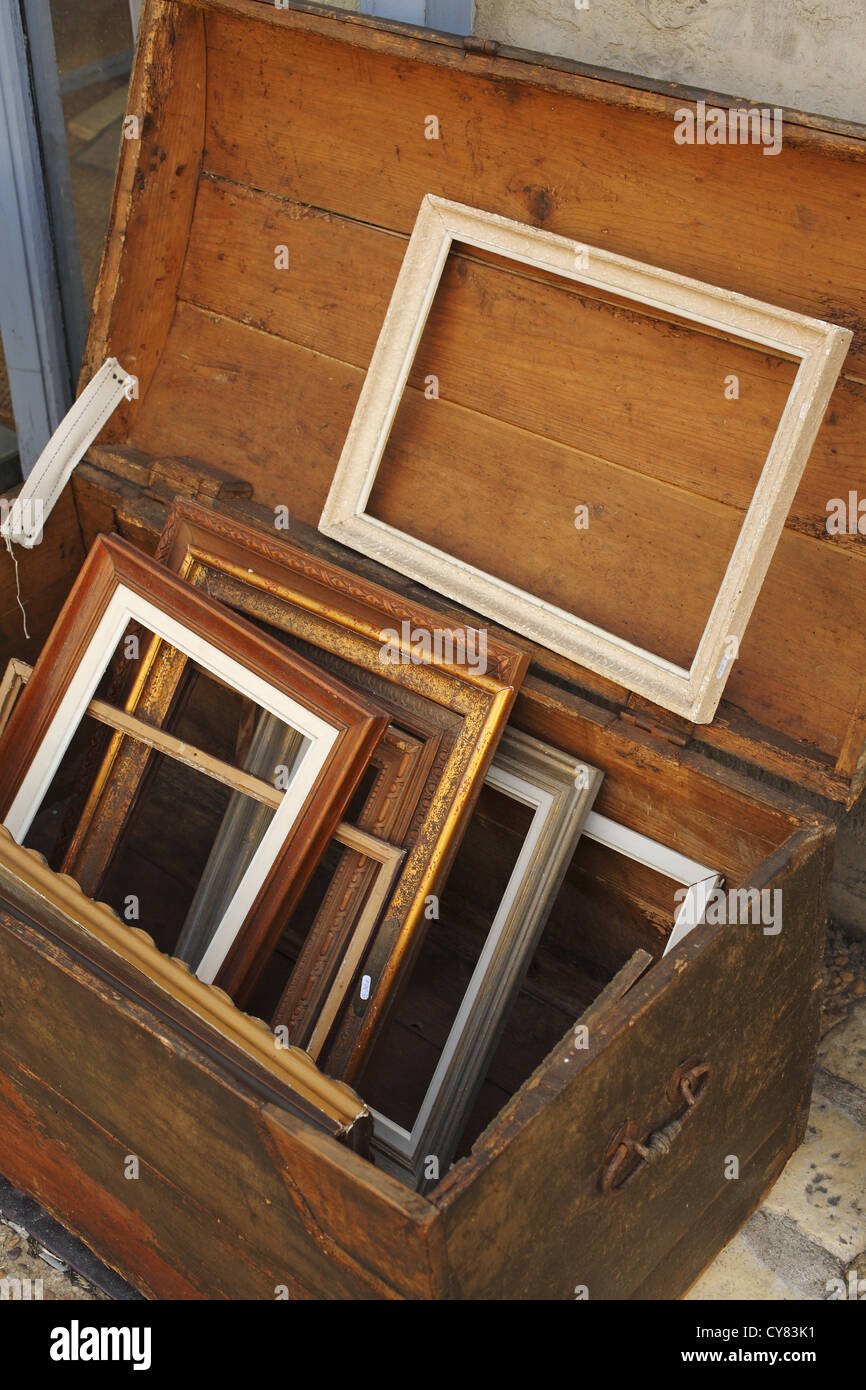 Old display box hi-res stock photography and images - Alamy