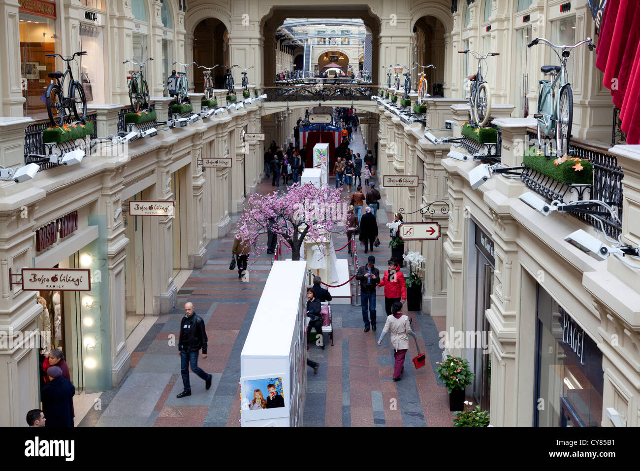Interior of the GUM shopping mall in Moscow Stock Photo - Alamy