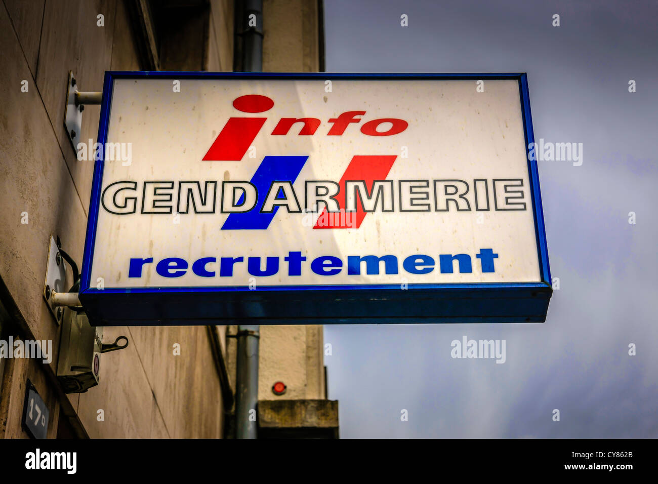 Recruiting center hi-res stock photography and images - Alamy