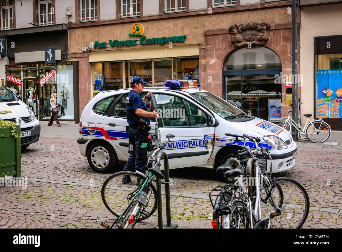 French police vehicle hi-res stock photography and images - Alamy