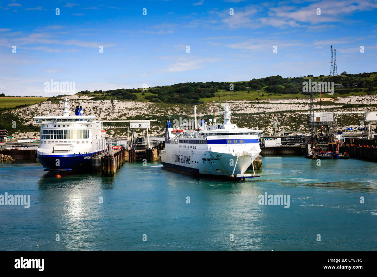 Cross channel ferry english coastline hi-res stock photography and ...