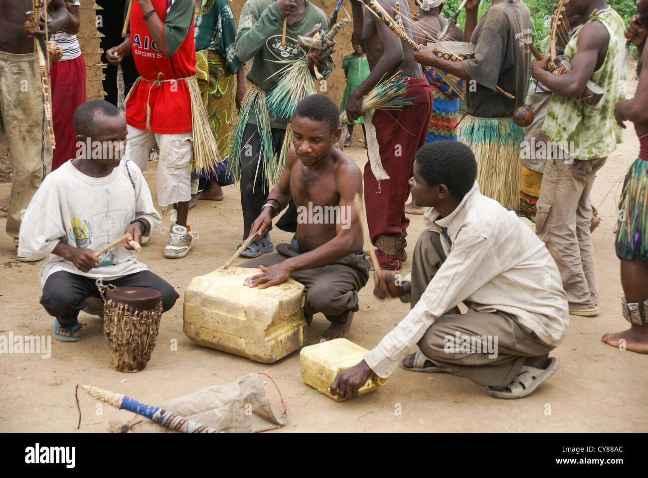 Twa pygmies hi-res stock photography and images - Alamy