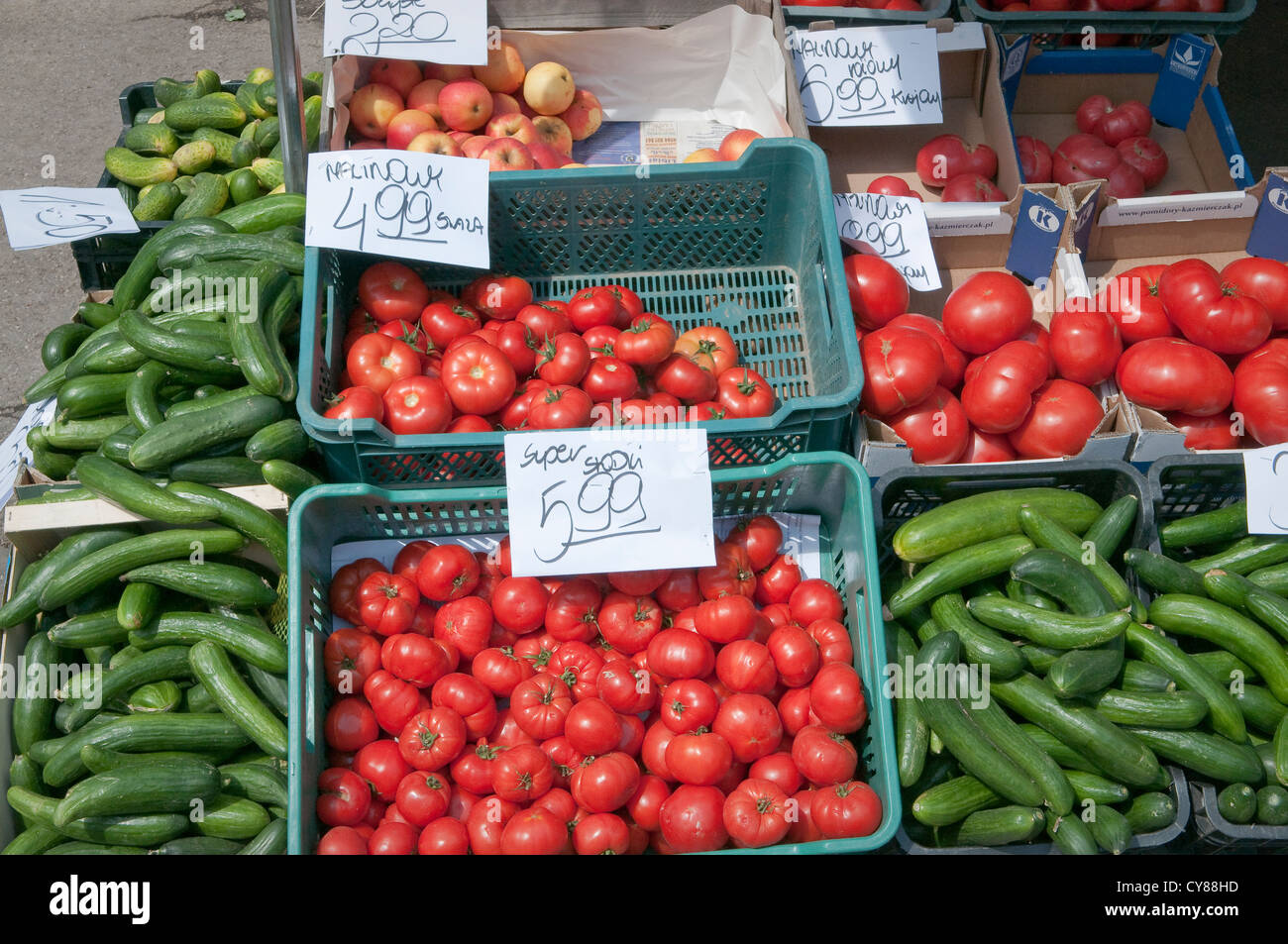 Vegetable stall display of tomatoes hi-res stock photography and images ...