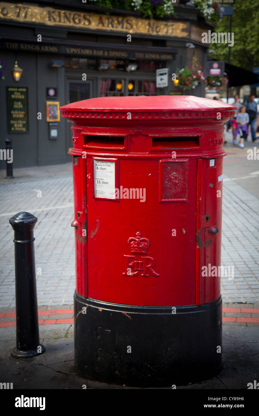 British mailbox hi-res stock photography and images - Alamy