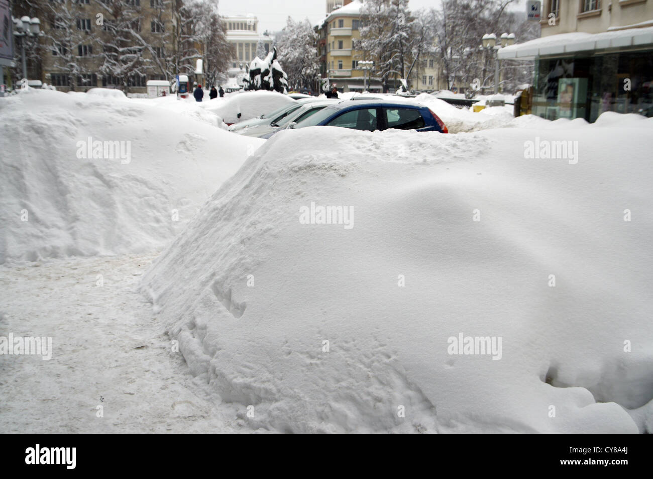 Snowdrift road city hi-res stock photography and images - Alamy
