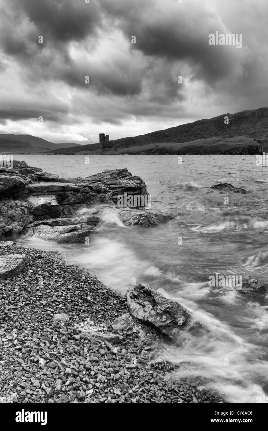 Lochside castle hi-res stock photography and images - Alamy