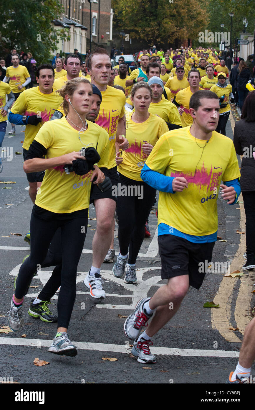 500 runners hi-res stock photography and images - Alamy