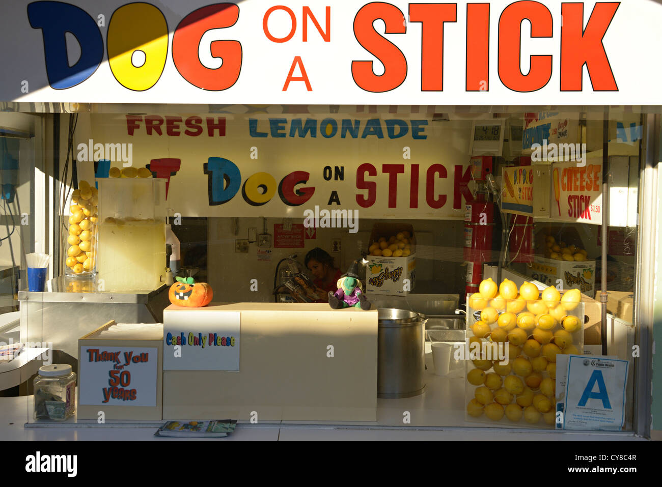 redondo beach pier food stall Stock Photo - Alamy