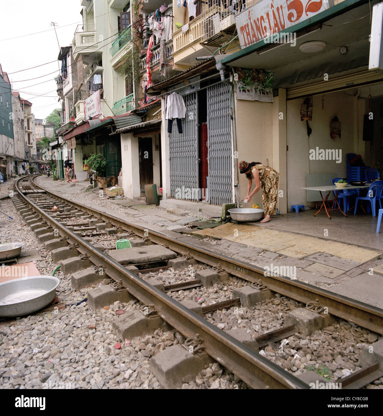Hanoi slums hi-res stock photography and images - Alamy