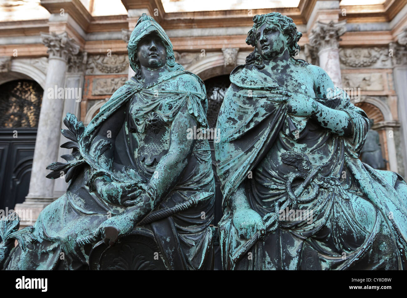 Figurine sculptures on the bell tower gate, St Mark's Square, Venice ...