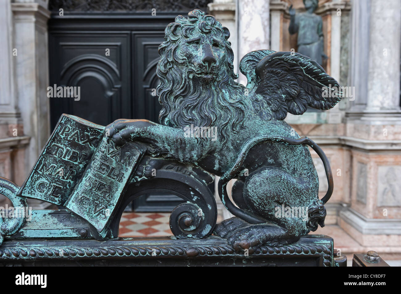Venice lion bronze statue hi-res stock photography and images - Alamy