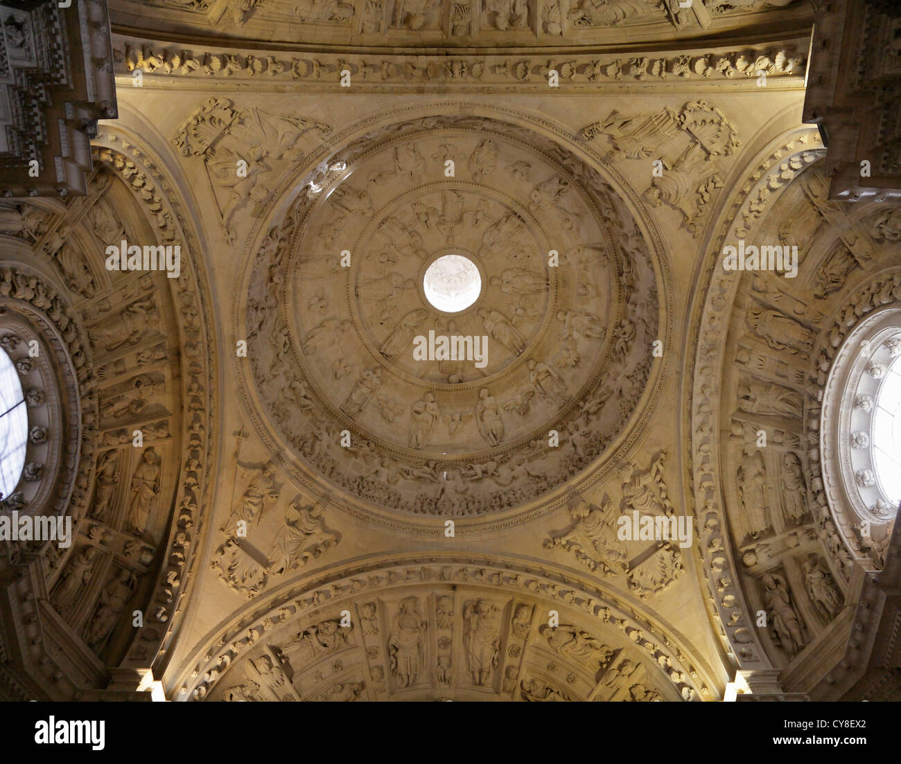 Spanish church interior domed ceiling hi-res stock photography and ...