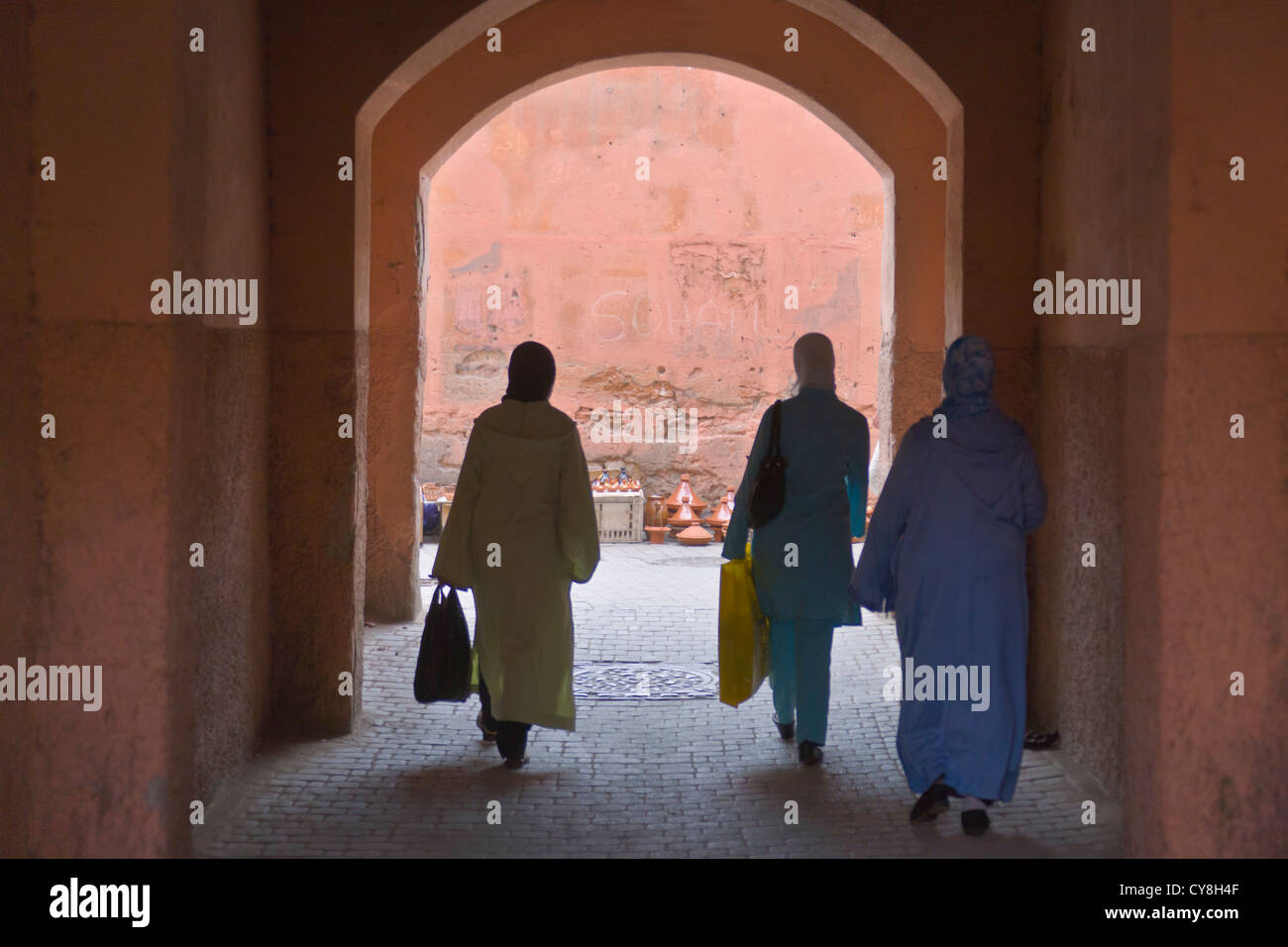 Back street of marrakech hi-res stock photography and images - Alamy