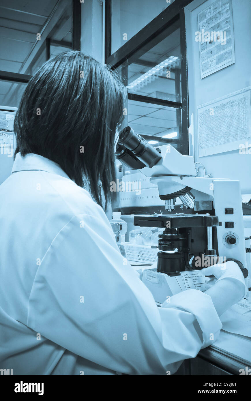 Pharmaceutical Research laboratory microscope Stock Photo - Alamy