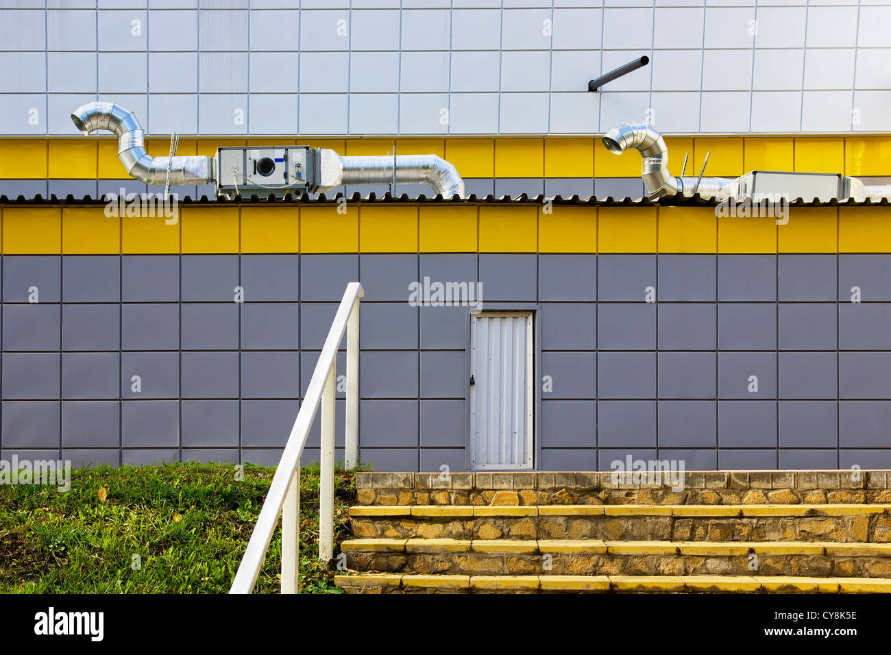 Refrigerated system in the mass production standard building of a ...