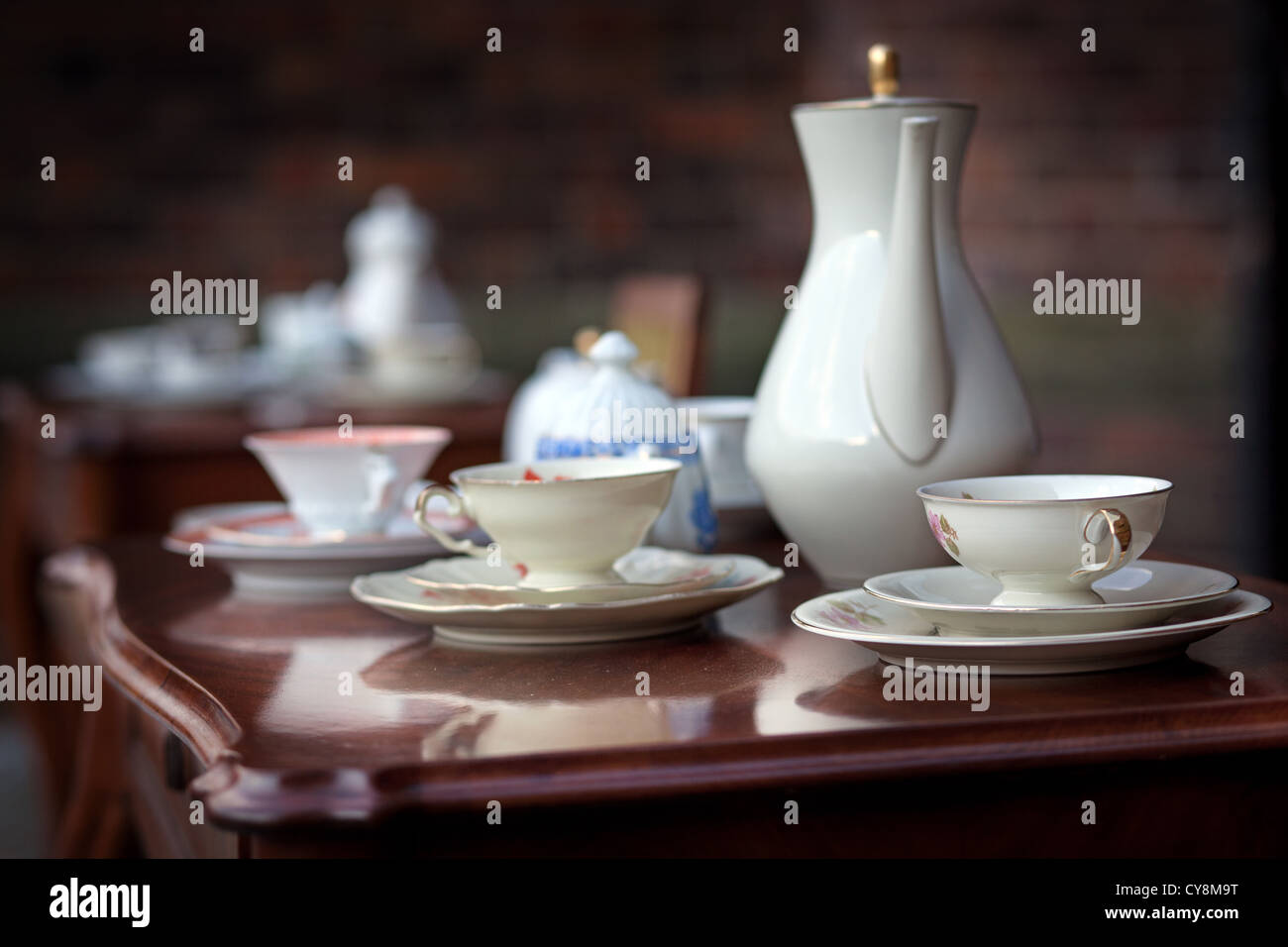 White ceramic buffet pot hi-res stock photography and images - Alamy