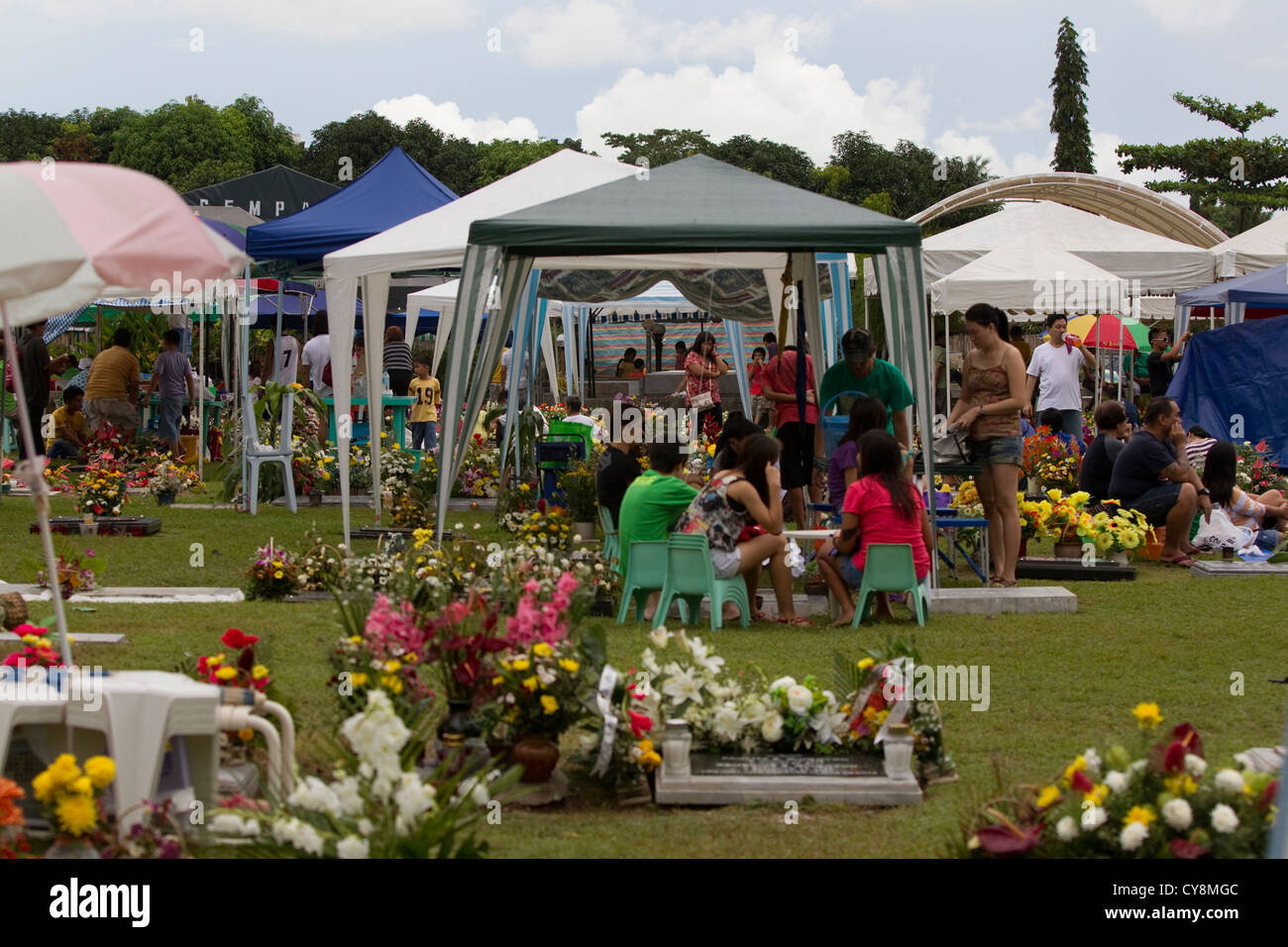 Filipino Graveyard Stock Photos & Filipino Graveyard Stock Images - Alamy