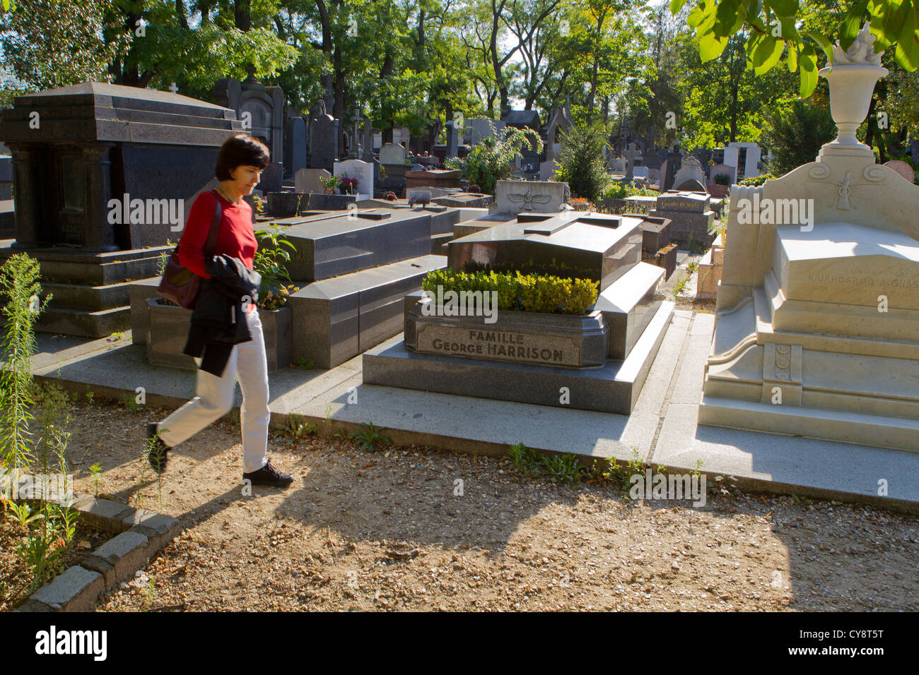 Tomb Of George Harrison Of The Beatles At Pere Lachaise Cemetery In ...