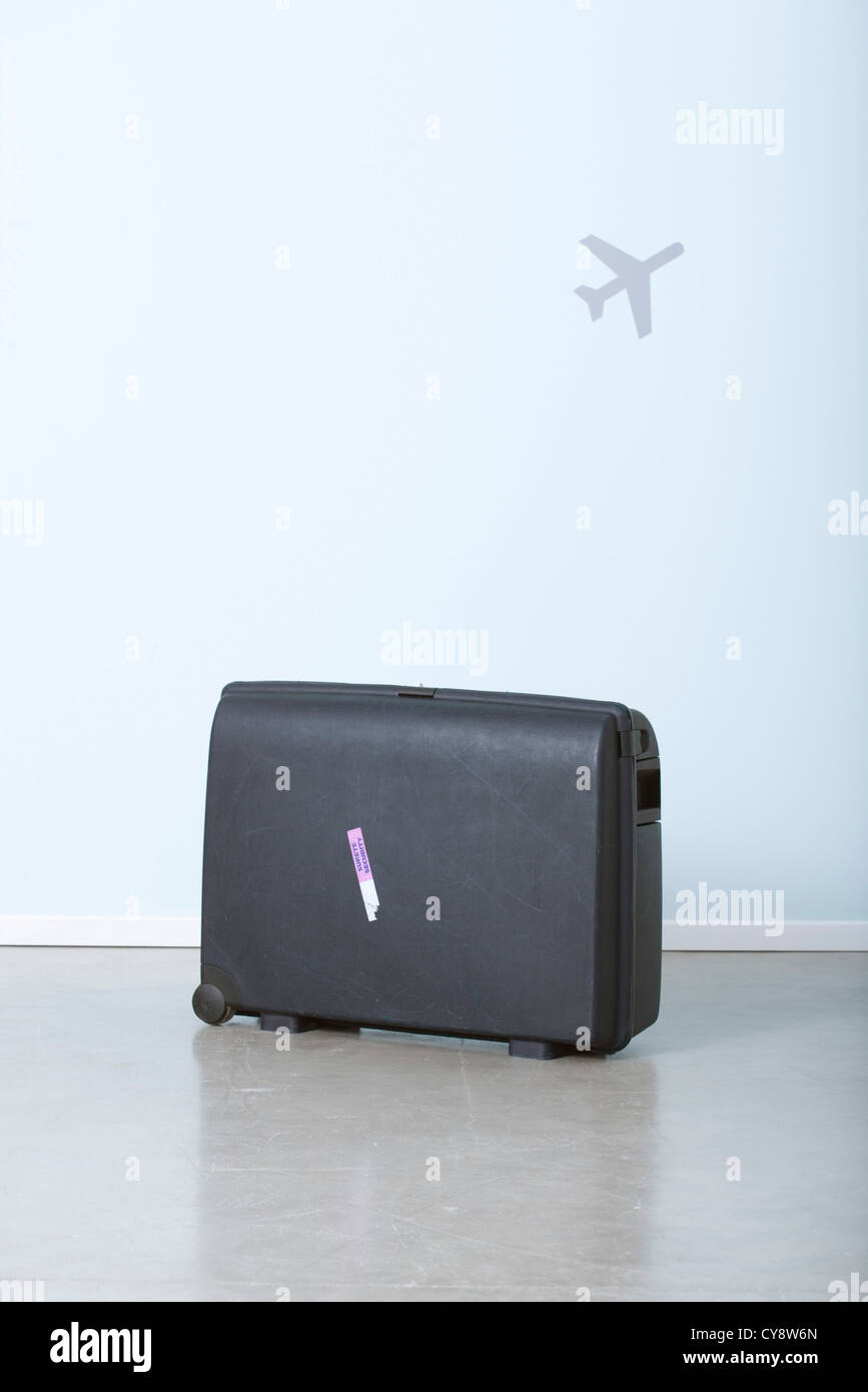 Empty suitcase travel hi-res stock photography and images - Alamy