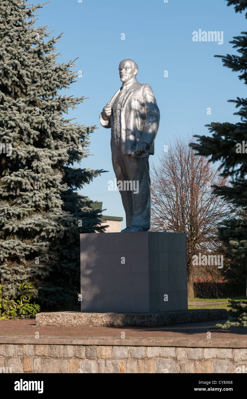 Statue of lenin hi-res stock photography and images - Alamy