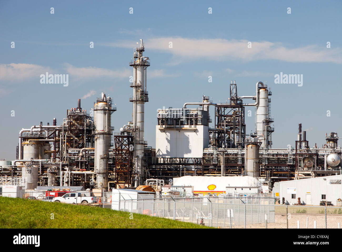 The Shell Scotforth plant which takes bitumen extracted from the tar ...