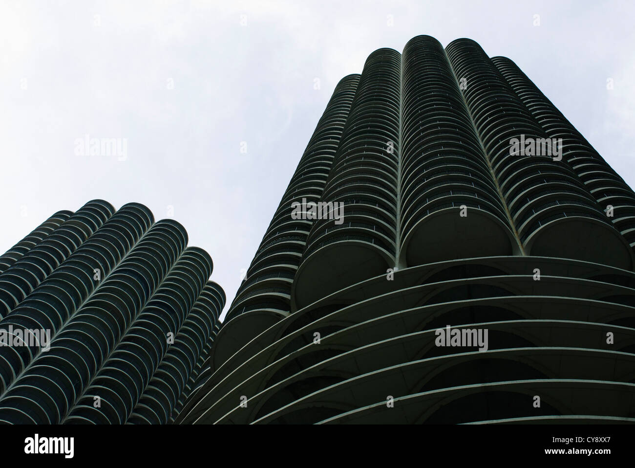Marina City in cons-diving, building downtown Chicago Stock Photo - Alamy
